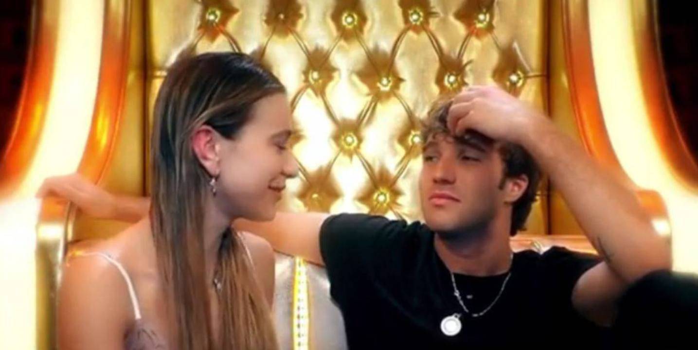 Clizia Incorvaia e Paolo Ciavarro ancora insieme? Lei frena Clizia Incorvaia e Paolo Ciavarro ancora insieme? Lei frena