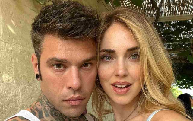 Chiara Ferragni e Fedez, differenza di altezza: la foto spiazza i fan Chiara Ferragni e Fedez, differenza di altezza: la foto spiazza i fan