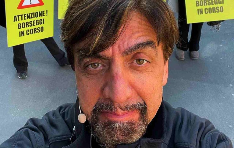 Chi è Valerio Staffelli di Striscia la Notizia? Età, moglie, figli ...