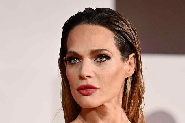 Laura Chiatti, chi è? Altezza, marito, figli, matrimonio, Mare Fuori ...