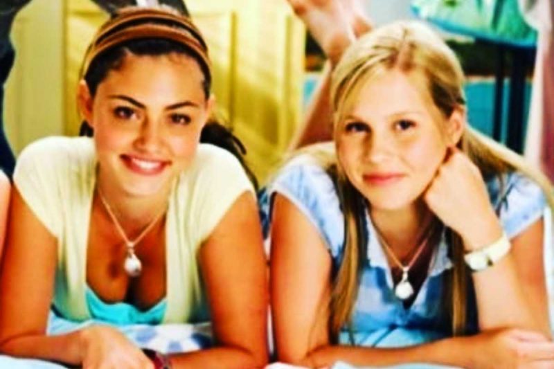 Cleo ed Emma di H2O, ve le ricordate? Le loro strade non si sono mai divise